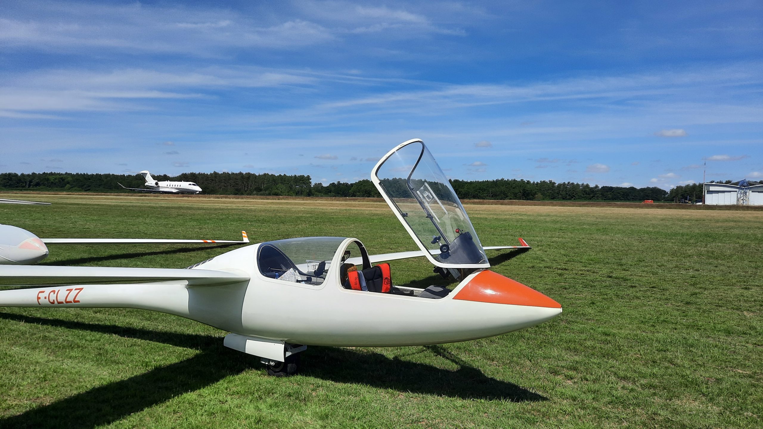 ASH 25 - Les Planeurs d 'Orléans